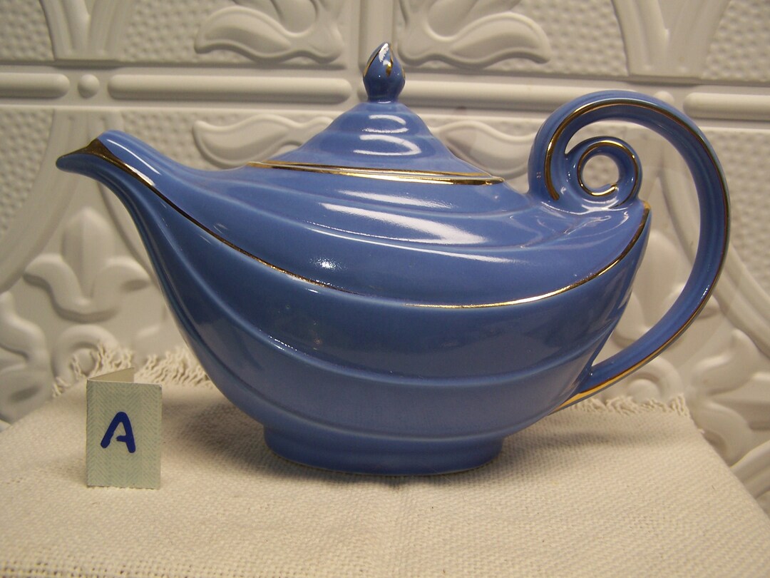 Alladin Shaped Hall Gold Embellished Vintageteapot Immaculate Appear ...