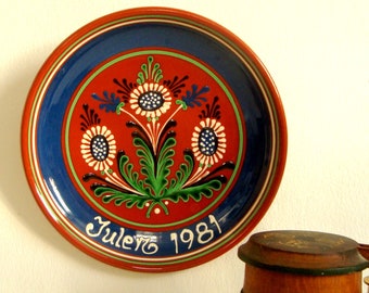 Scandinavian Christmas Ceramic Plate 1980 by Nittsjökeramik, With Folk ...
