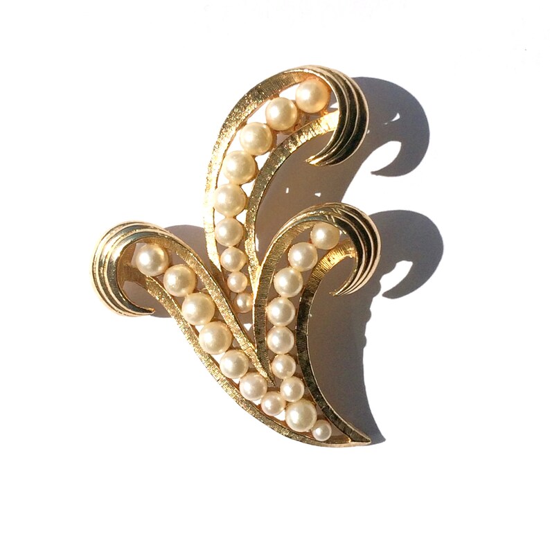 TRIFARI Pearl Brooch Vintage Costume Jewelry - Etsy
