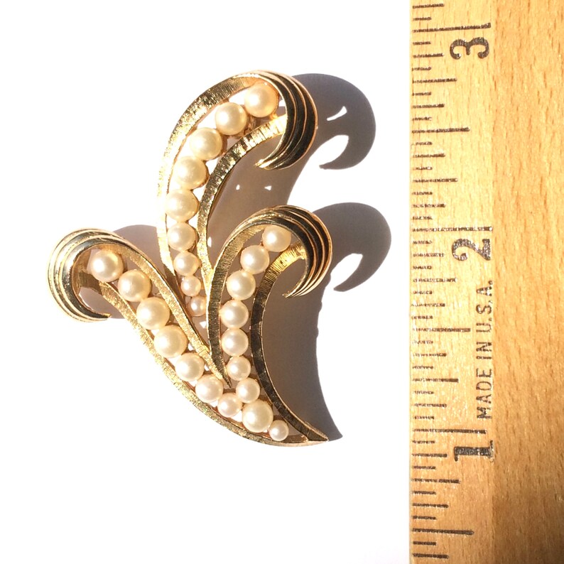 TRIFARI Pearl Brooch Vintage Costume Jewelry - Etsy