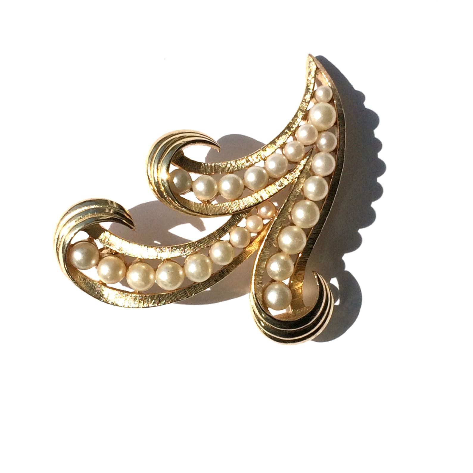 TRIFARI Pearl Brooch Vintage Costume Jewelry - Etsy
