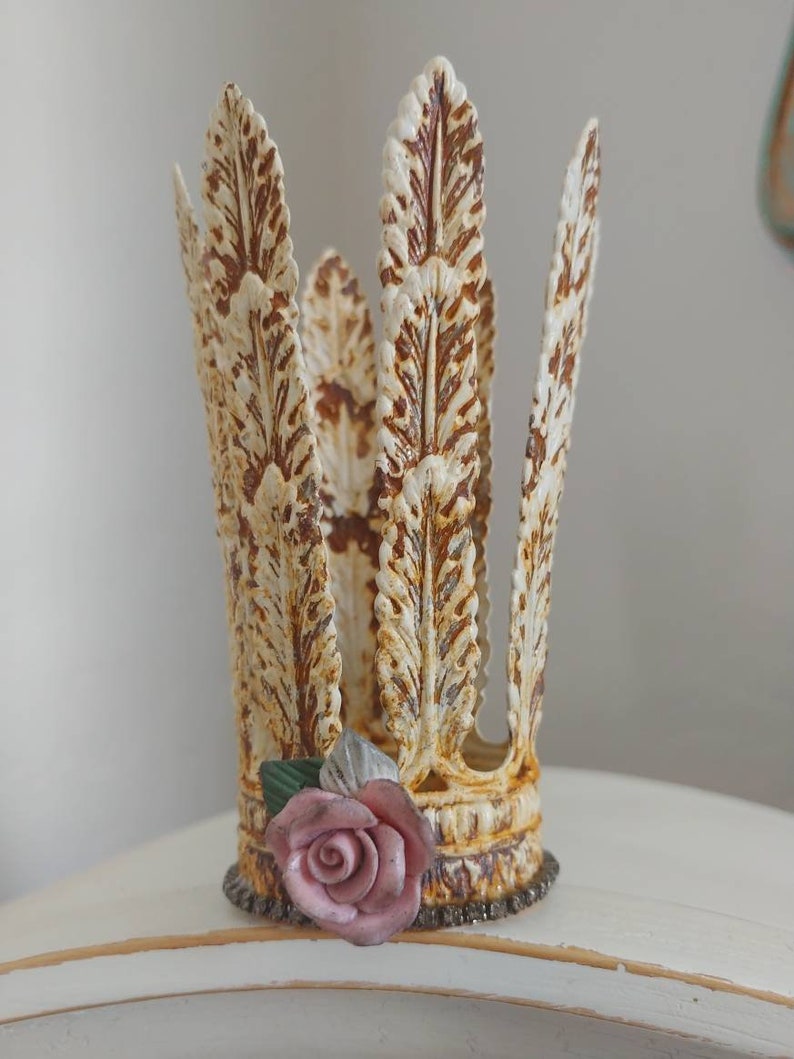 Vintage Metal Feathered Rusted Crown Dusty Pink Rose Leafy - Etsy