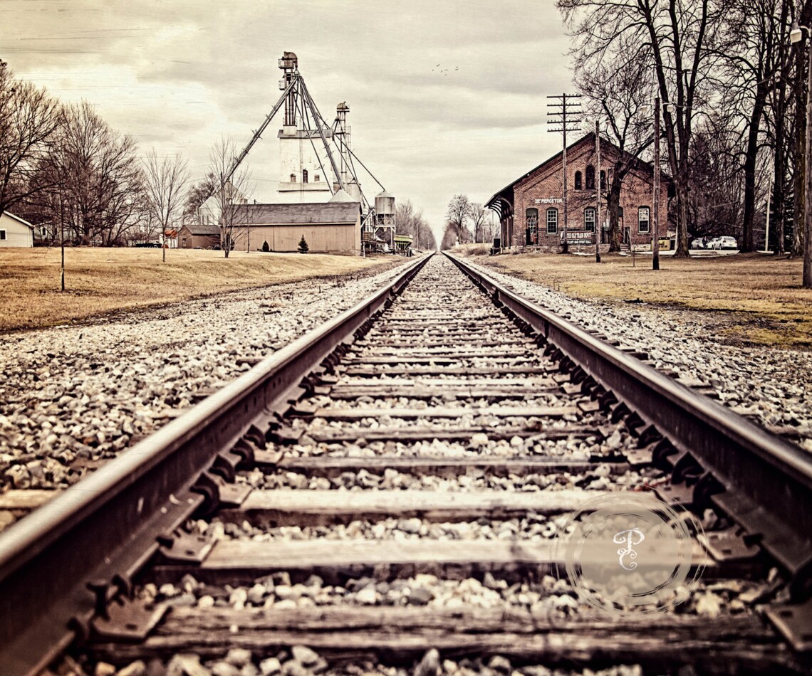 Train Stop, Photo, Railroad Tracks, Train, Small Towns, Rustic, Home ...