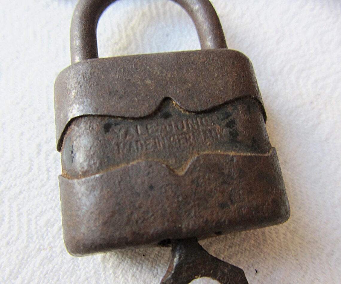 German Vintage Padlock Yale With Key Working Old Padlock - Etsy