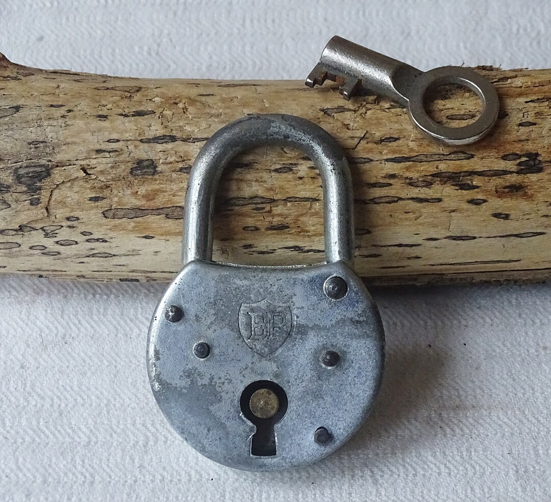 Vintage Padlock With Key Old Rusty Padlock Cottage Chick Rustic Home ...