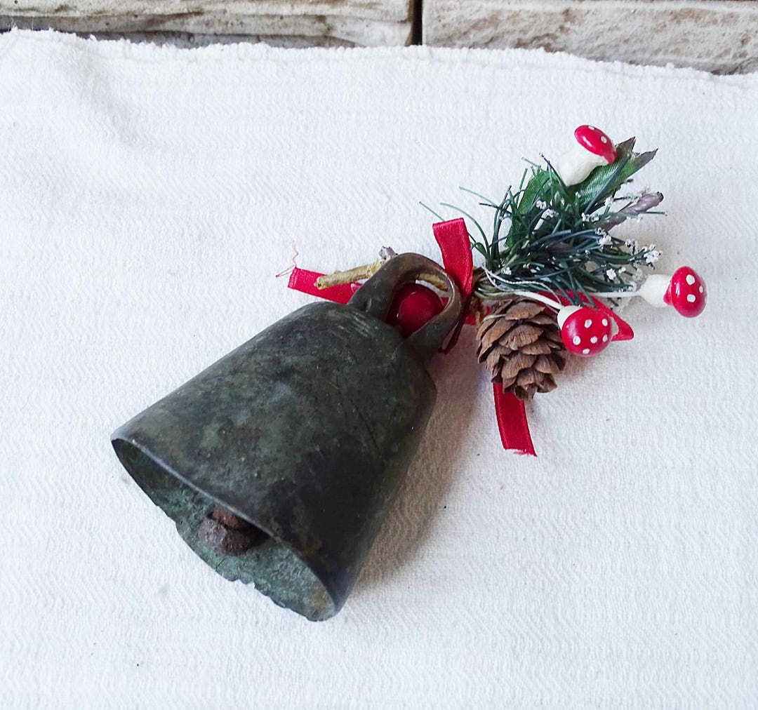 Antique Cow Bell With Clapper Primitive Collectible Bell Farmhouse ...