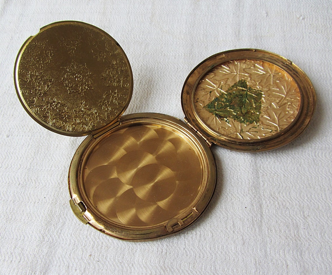 Vintage Powder Puff Compact Box With Leaf Metal Make-up - Etsy