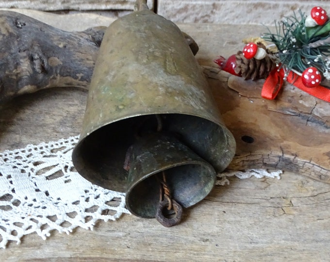 Vintage Cow Bell With Bell Clapper, Bronze Bell Primitive, Collectible ...