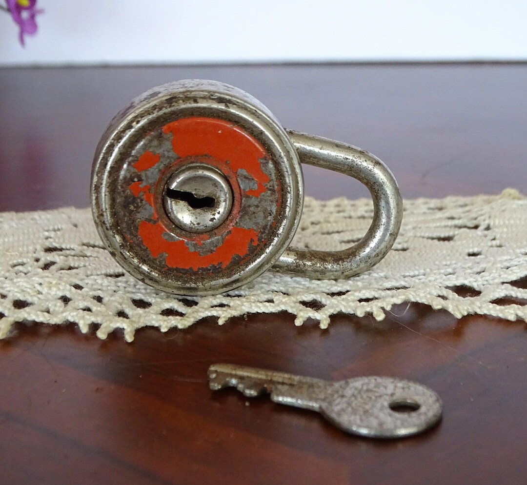 Vintage Padlock With Key Delta Working Old Padlock Rustic Home ...