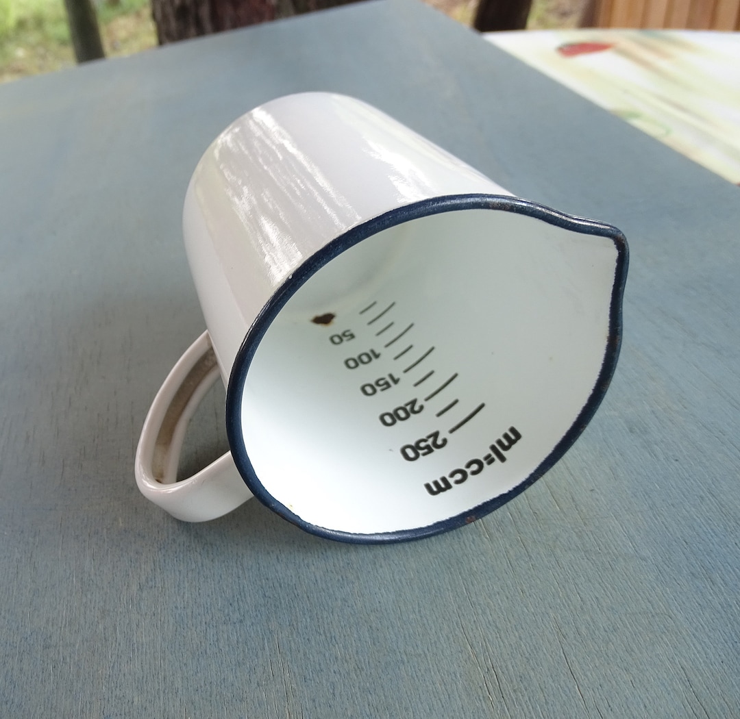 Vintage Enamel Measuring Cup With Handle, Enamel Mug, Retro Kitchen ...