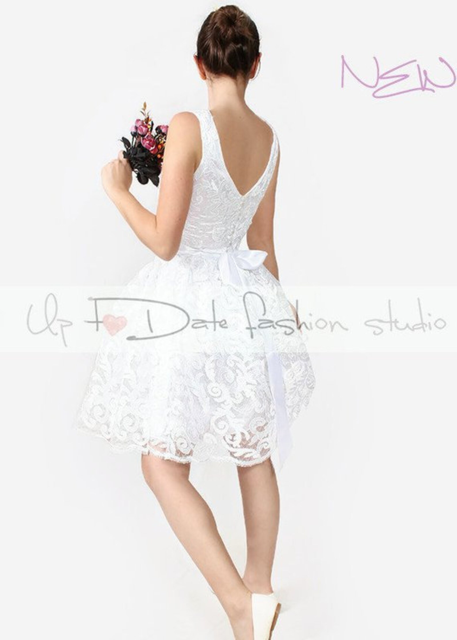 Simple Short Sleeveless Lace Wedding Dress , Custom Made Wedding Party ...
