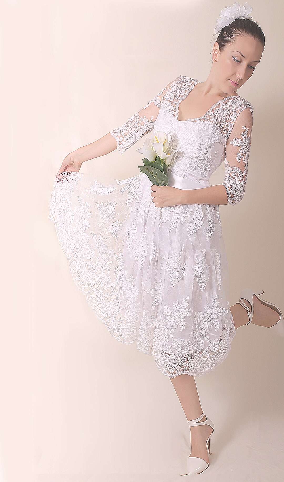 Romantic Lace Short Wedding Dress: Knee Length Bridal Gown - Etsy