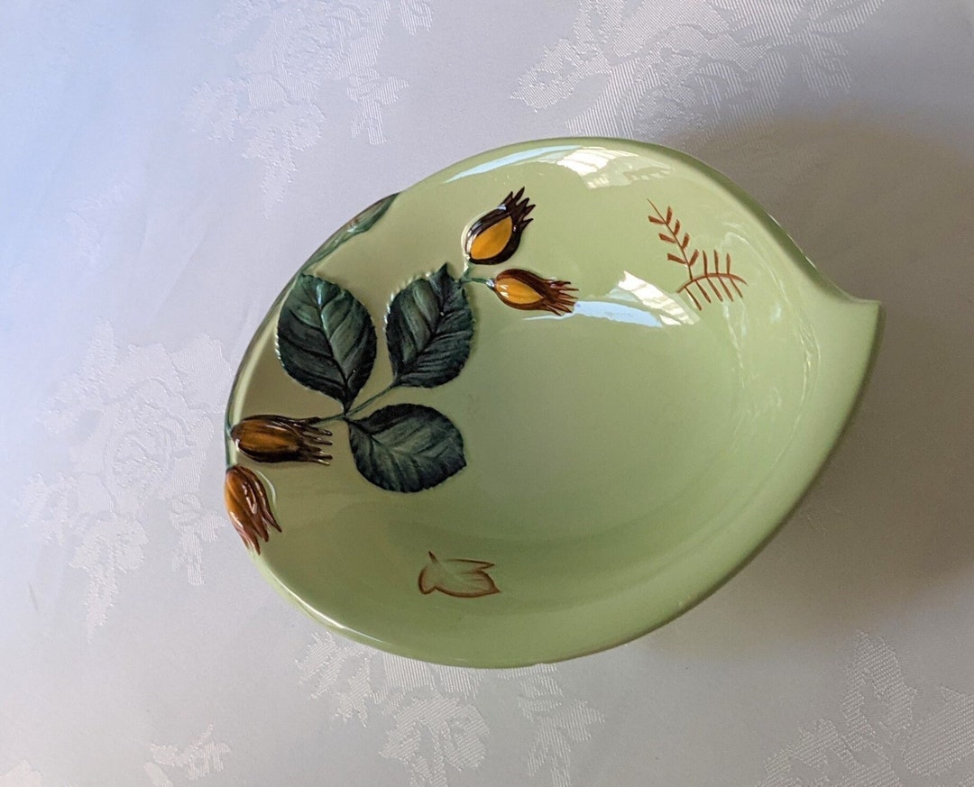 Vintage Carlton Ware Australian Design Green Leaf Shape Hazelnut Bonbon ...
