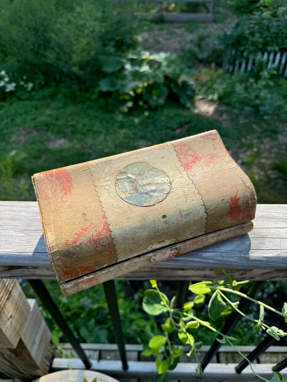 Antique Victorian Paper Mache Vanity/Dresser Box - Gem