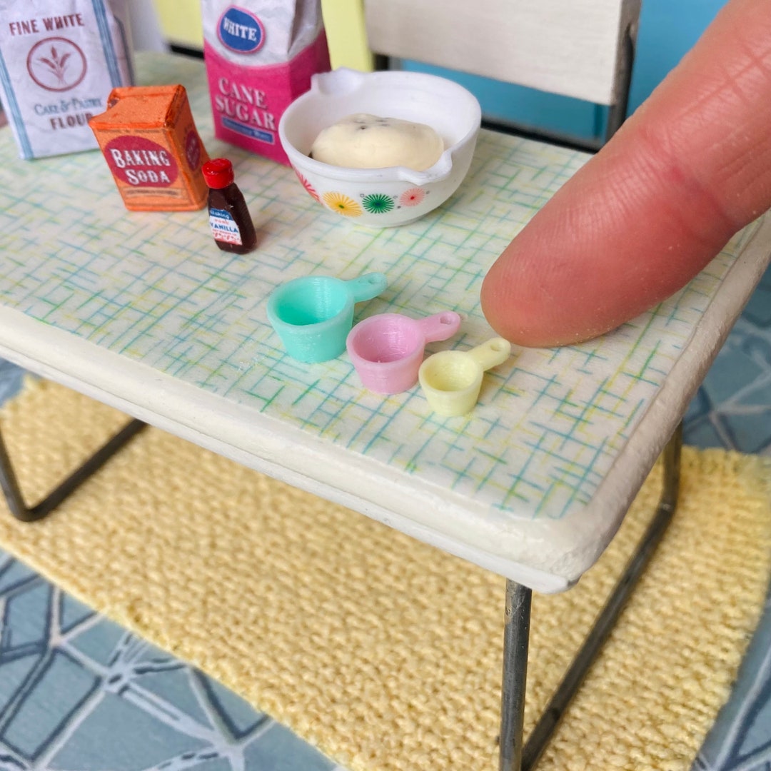 1:12 Measuring Cups Set - Dollhouse Miniature Vintage Style Kitchen ...