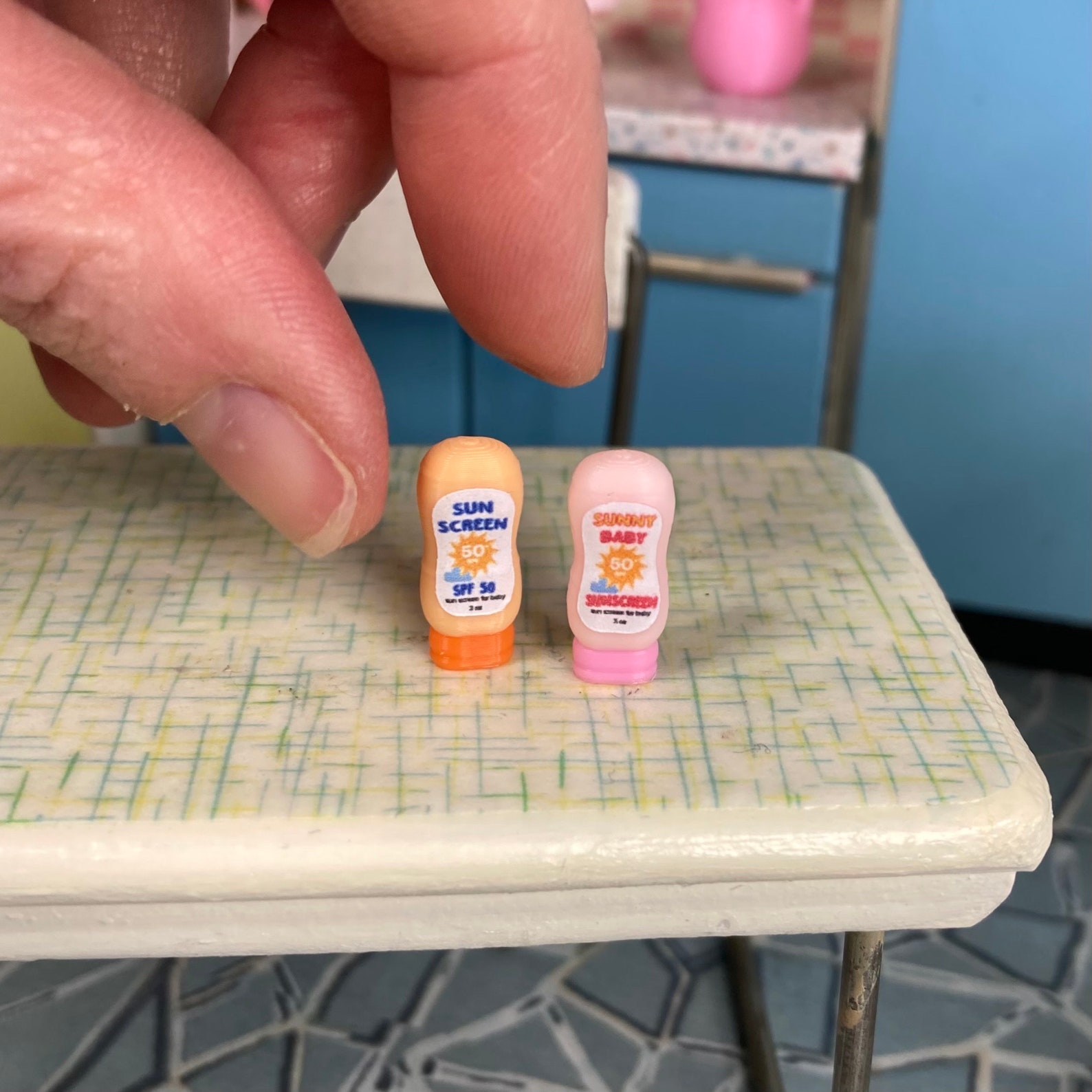 1:12 Dollhouse Miniature Sunscreen Bottle - Etsy