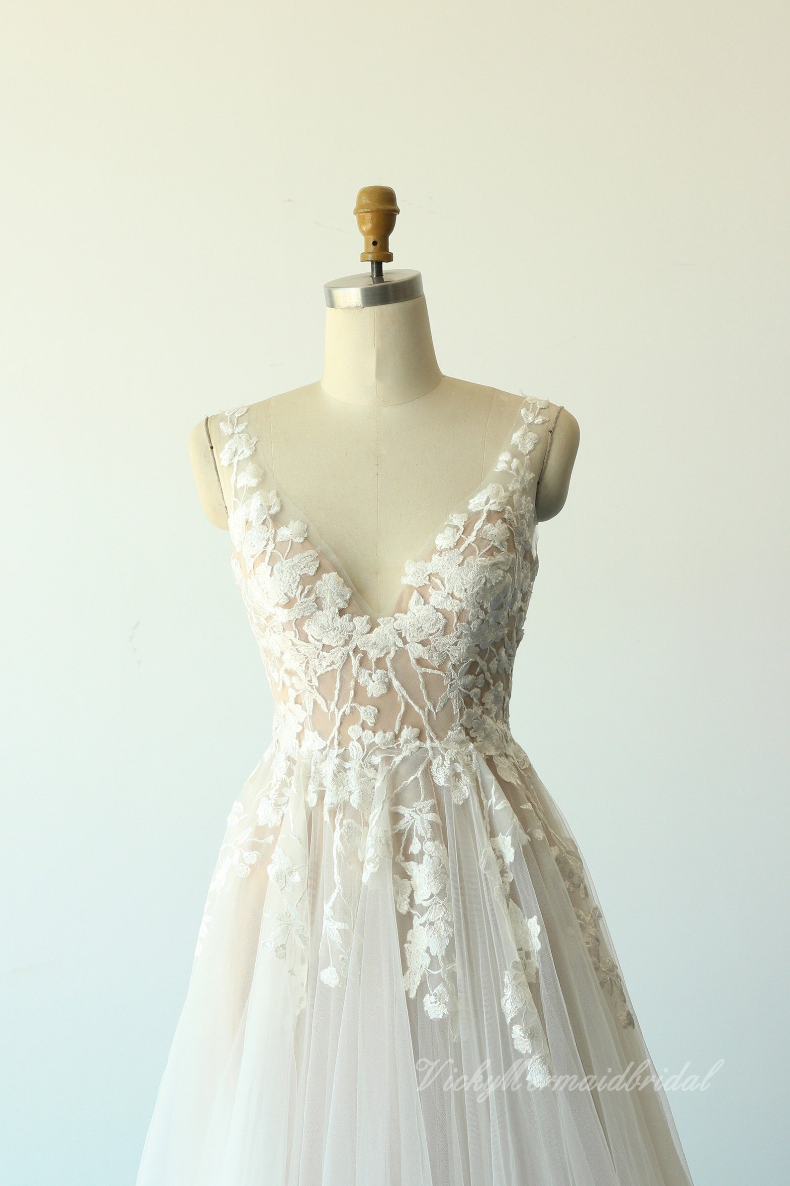 Elegant flowy A-line deep V neckline tulle lace wedding dress | Etsy