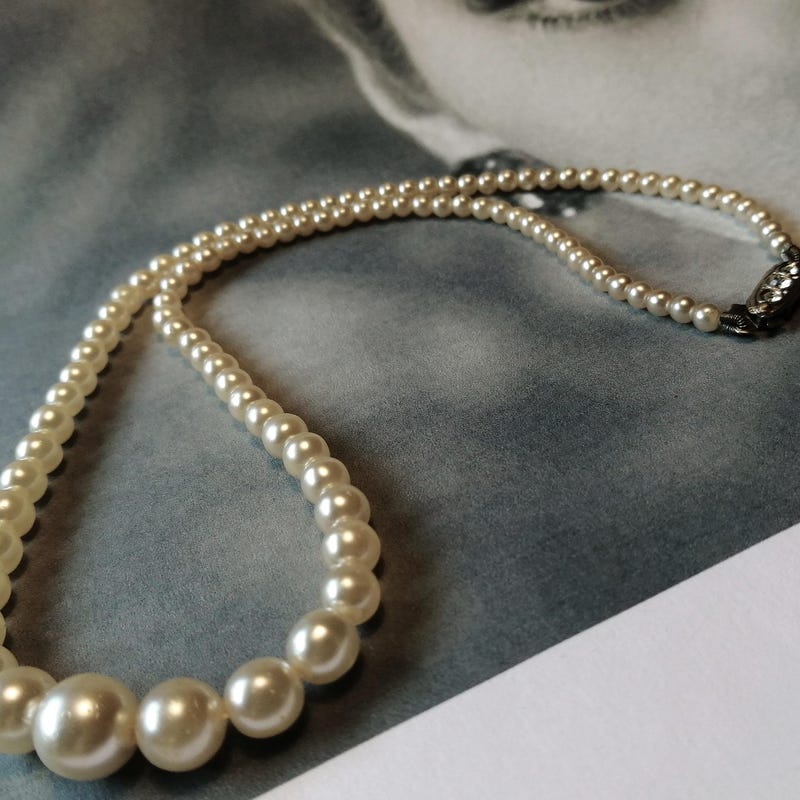 Graduated Pearls - Etsy