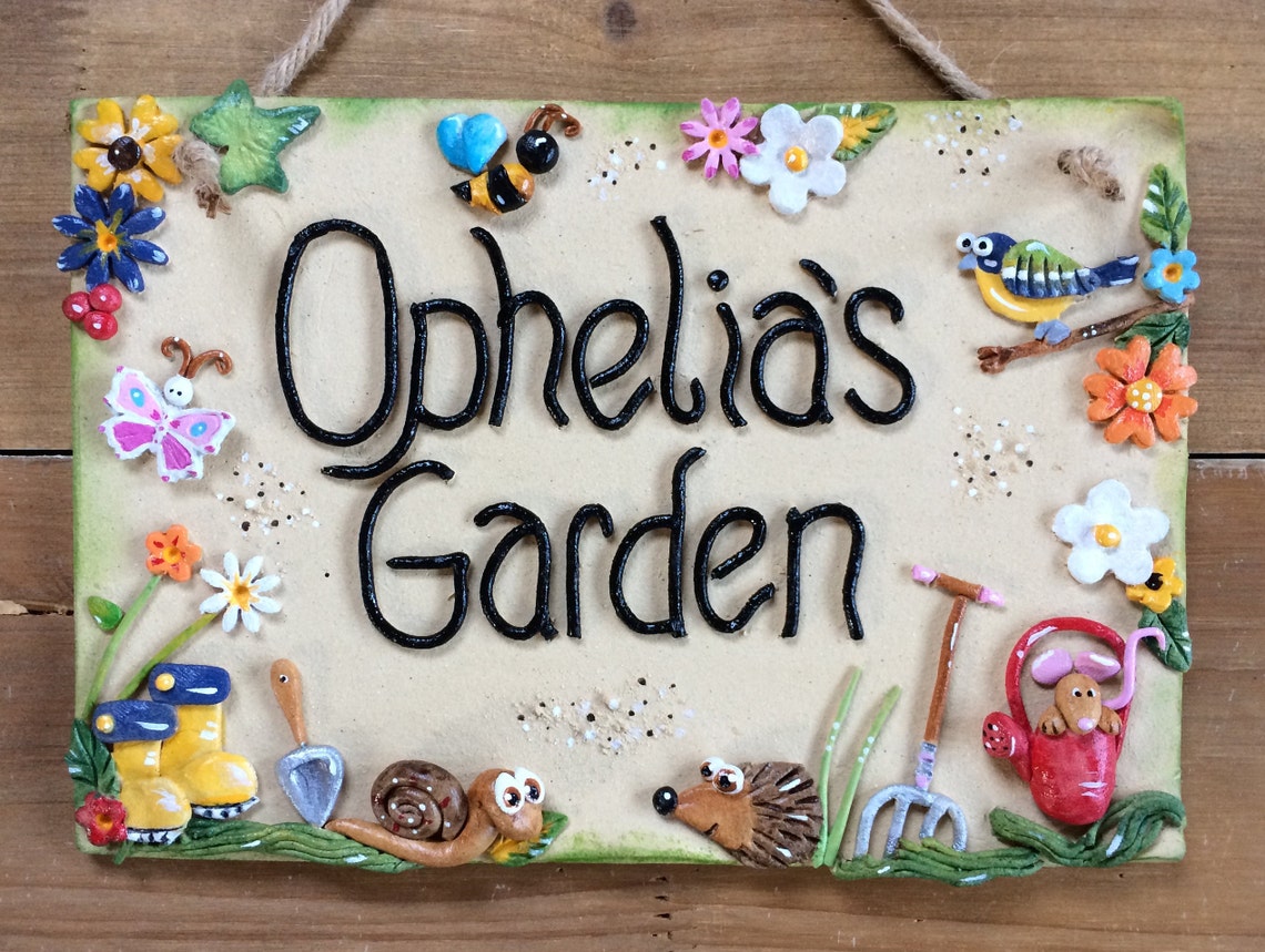 Personalised Garden Sign Gift, Decorative Ceramic Plaque for Gardens ...