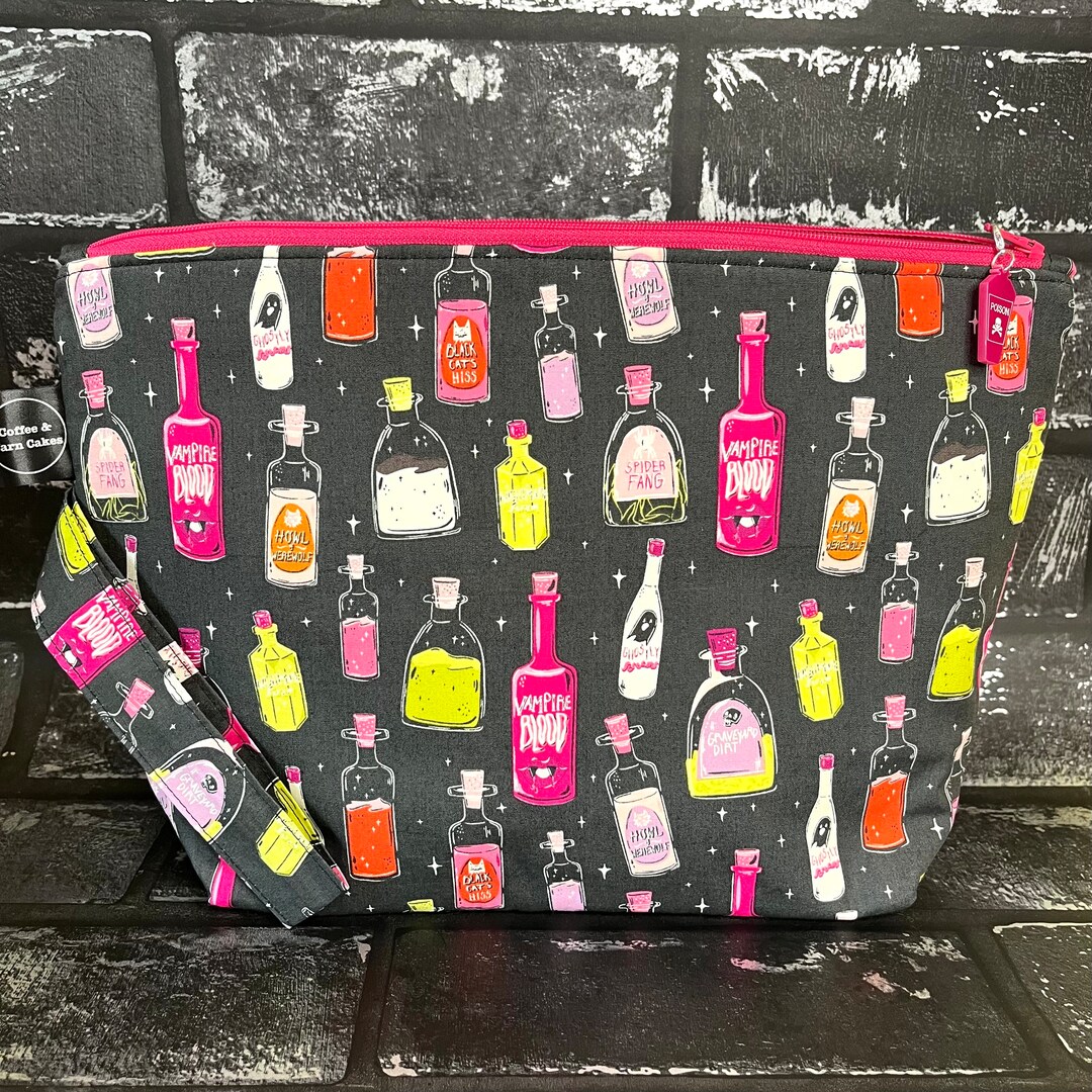 Liquid Magic Potions Dark Halloween Spooky Zipped Project Bag - Large ...