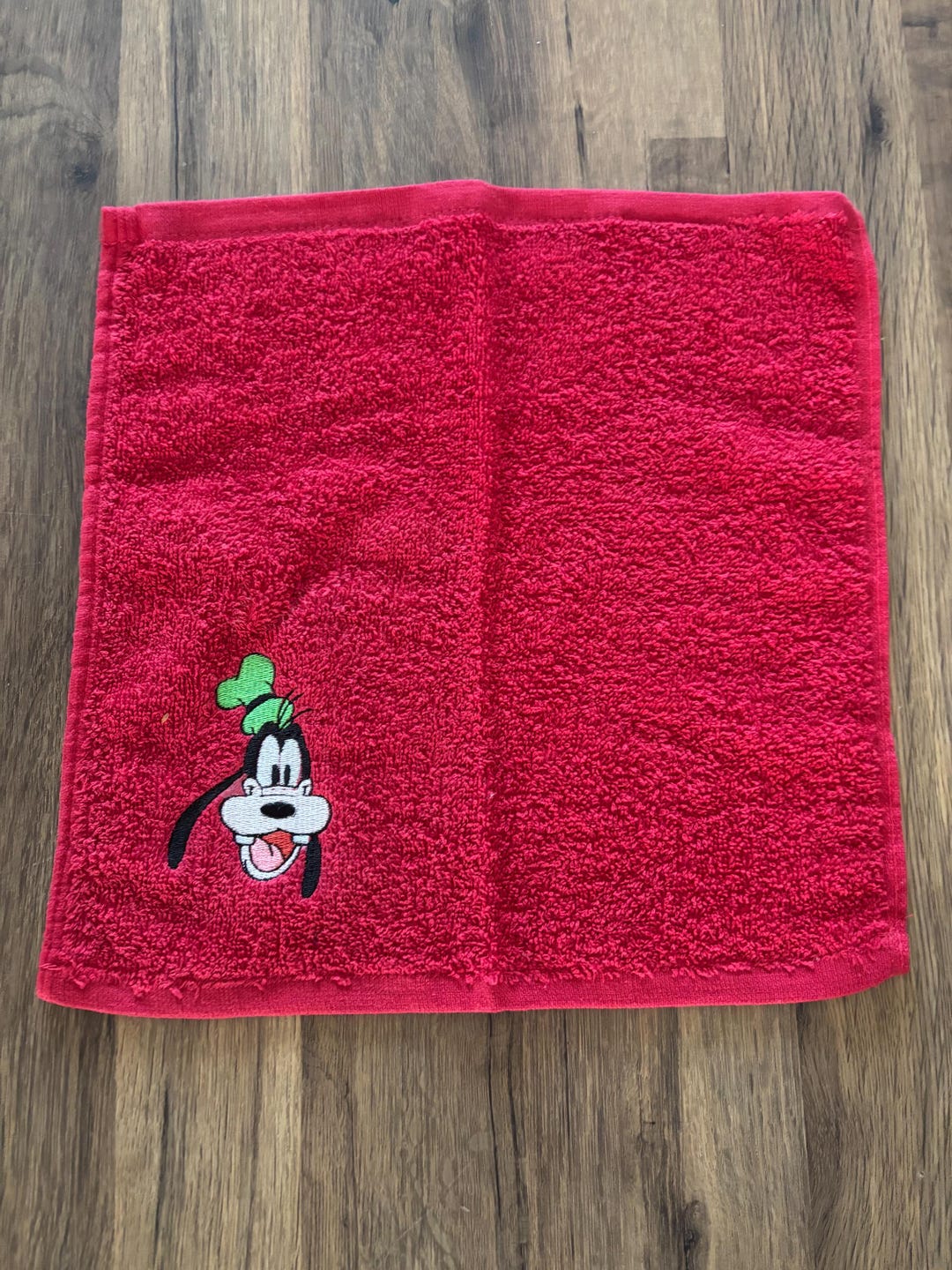 Mickey Mouse Fans Goofy Face, Hand, Bath, Sheet Personalised Towel Set ...