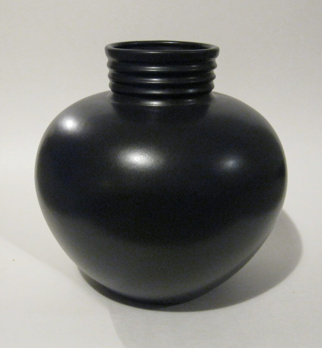 9 HAEGER Pottery Matte Glaze Black Vase 1993 230 - Etsy