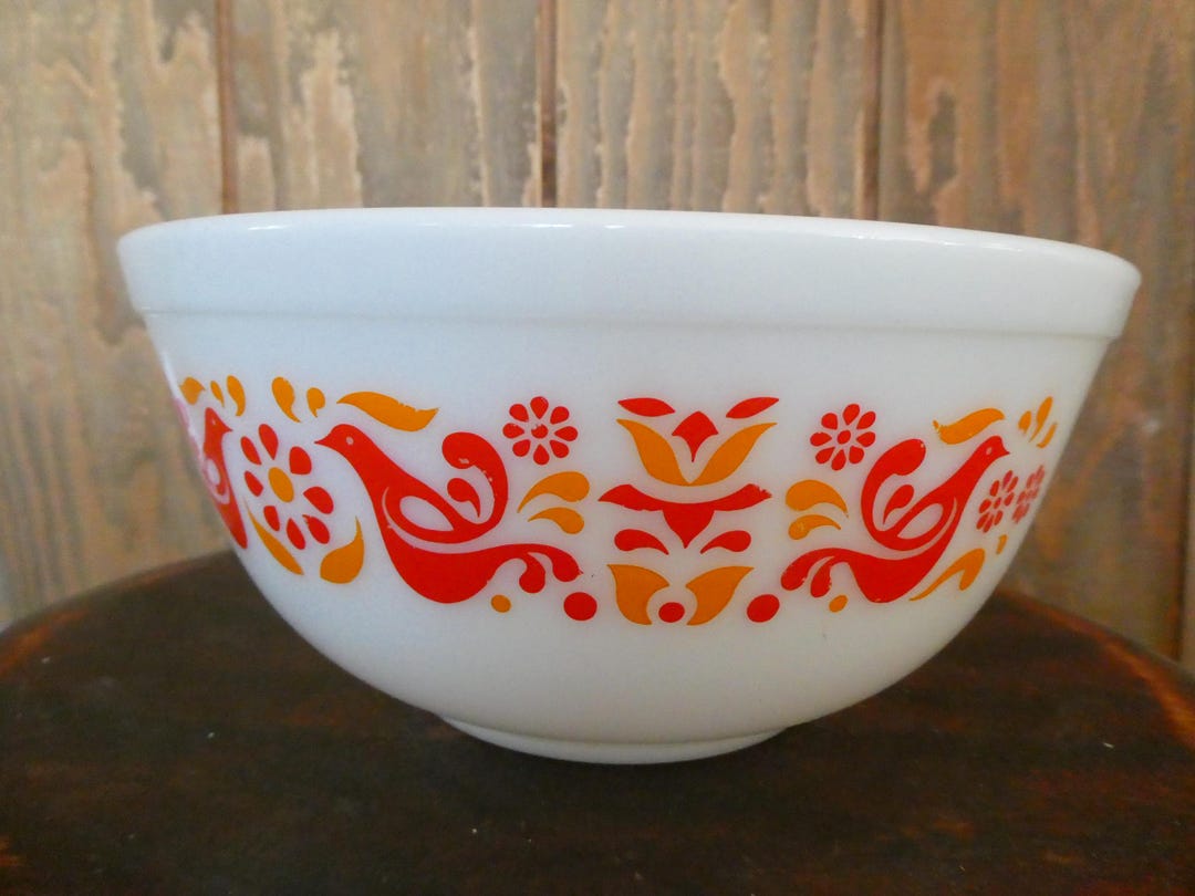 Vintage Pyrex Friendship Mixing Bowl: 2.5 Quart Red Orange Bird Design ...