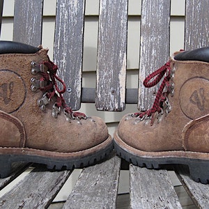 Vintage Vasque Hiking Boots / Suede Leather Backpack Boots Women's 5.5 ...