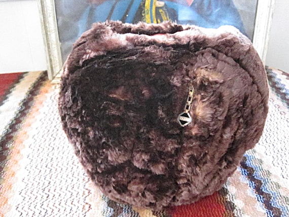 victorian fur muff with - Gem