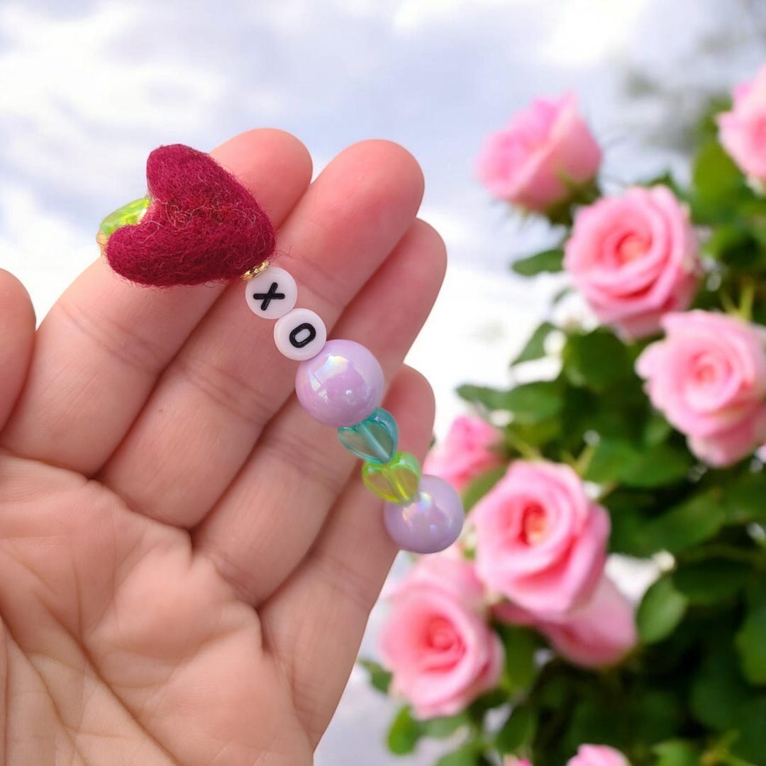 Valentine's Day Word Bracelet "xo", Felt Hearts & Beads, Plur - Etsy