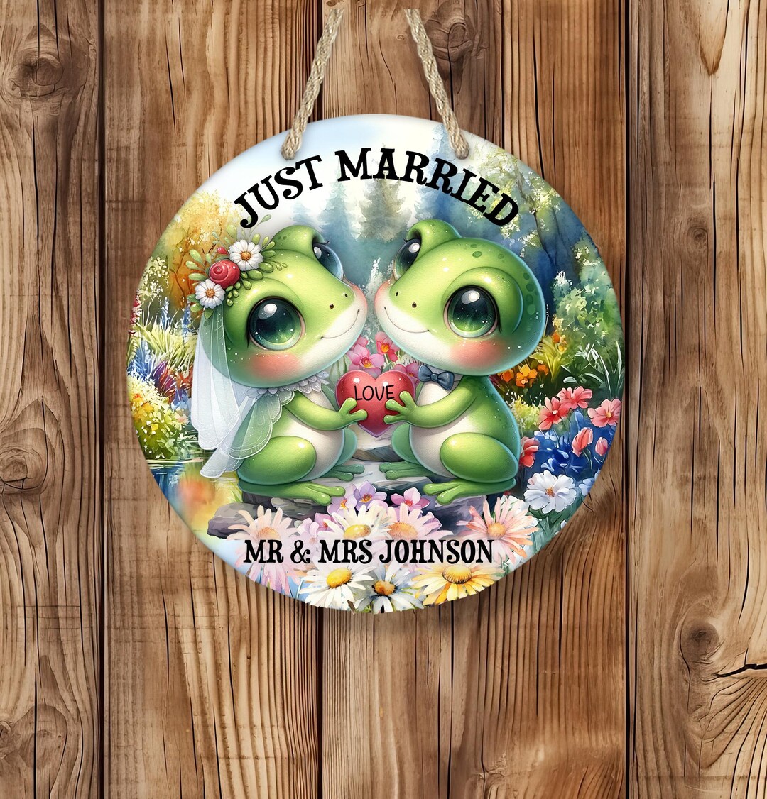 Personalized Just Married Frog Wedding Sign, Cute Couple Name Garden ...