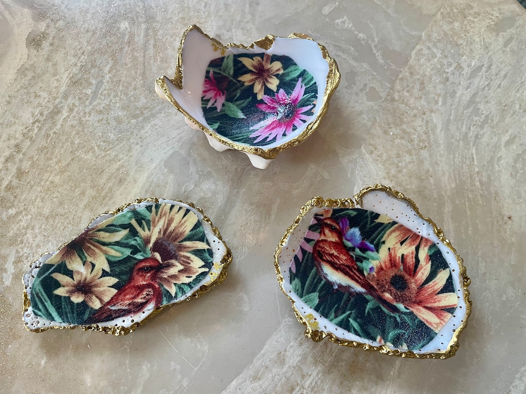 Decoupage Daisy Shell Ring Dish, Beach Decor, Shells, Decoupaged Shells ...