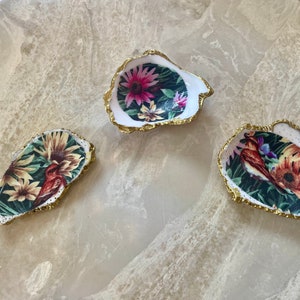 Decoupage Daisy Shell Ring Dish, Beach Decor, Shells, Decoupaged Shells ...