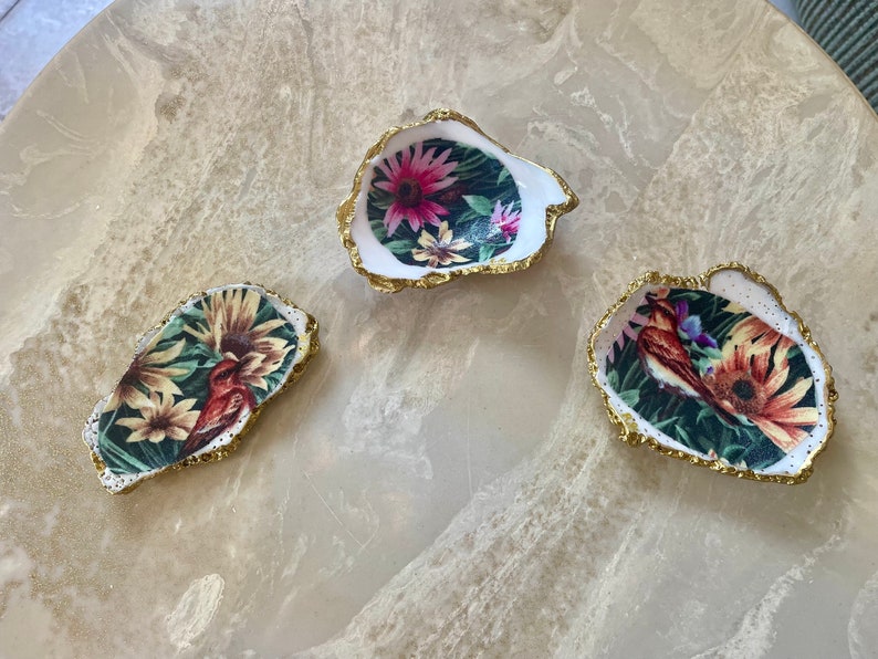 Decoupage Daisy Shell Ring Dish, Beach Decor, Shells, Decoupaged Shells ...