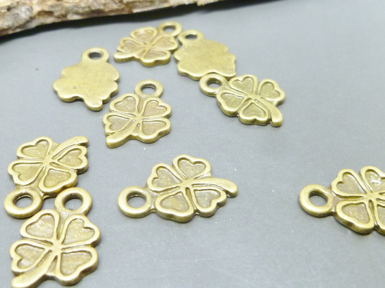 10 Bronze Tone Shamrock Charms Four Leaves Clove Charms | Etsy