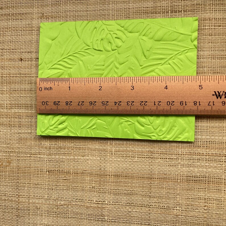 3D Deep Embossed Tropical Leaves - Leaf Branches - Embossed Background ...