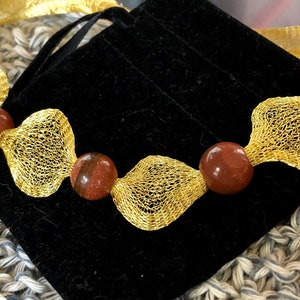 Titanium Wire Gold and Sandstone Necklace - Etsy