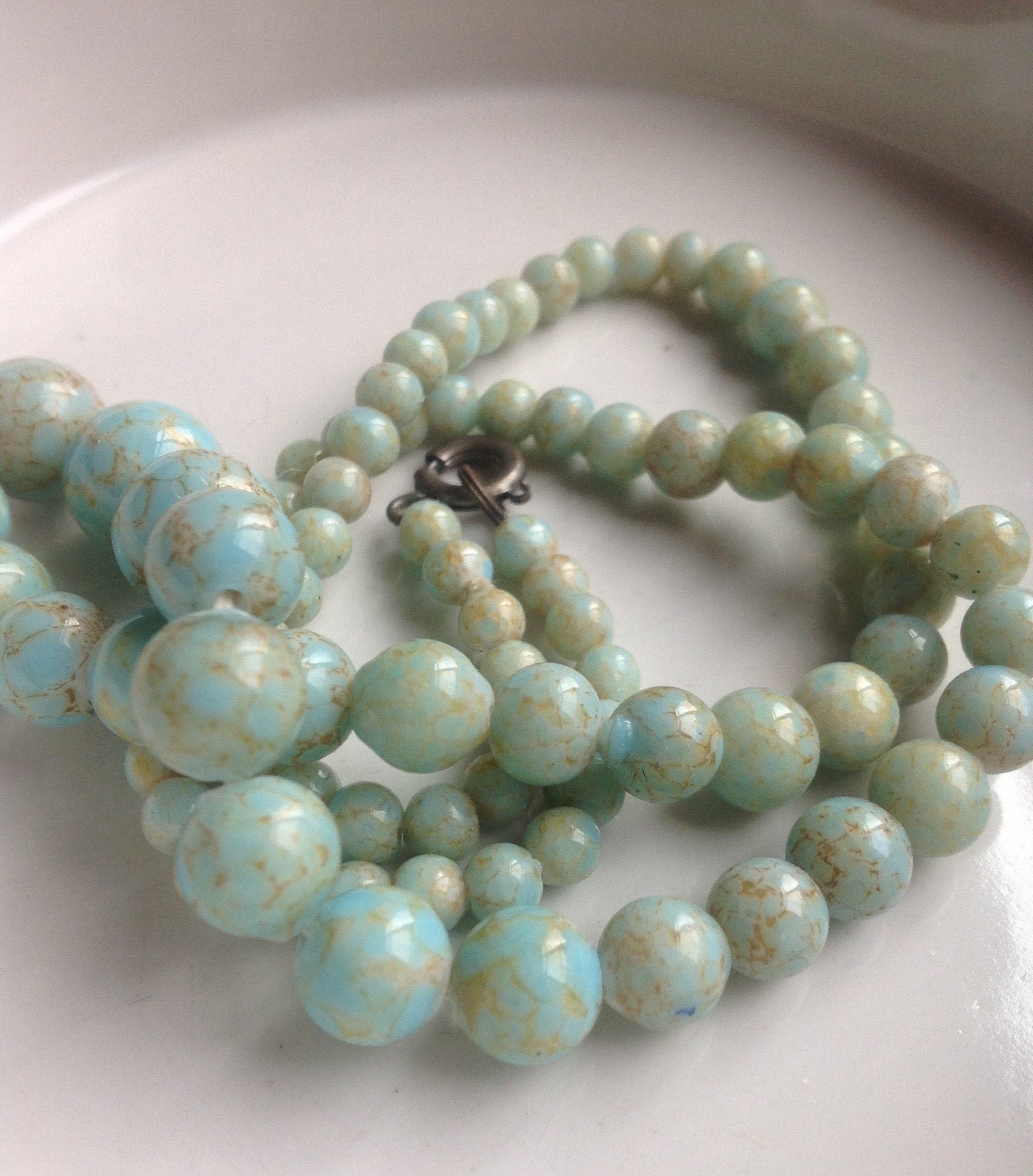 Vintage Original Hubbell Beads Graduated Strand - Etsy