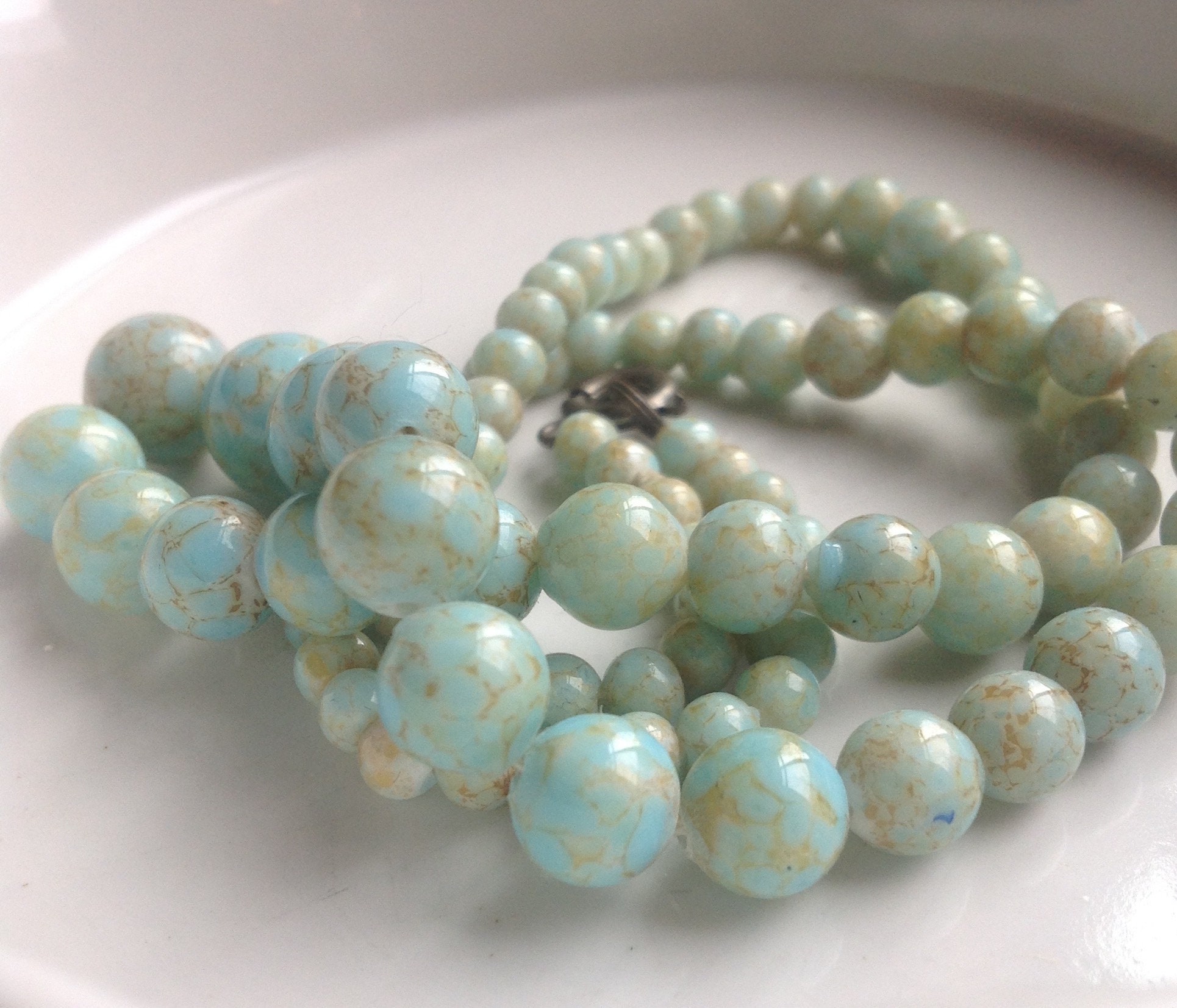 Vintage Original Hubbell Beads Graduated Strand - Etsy