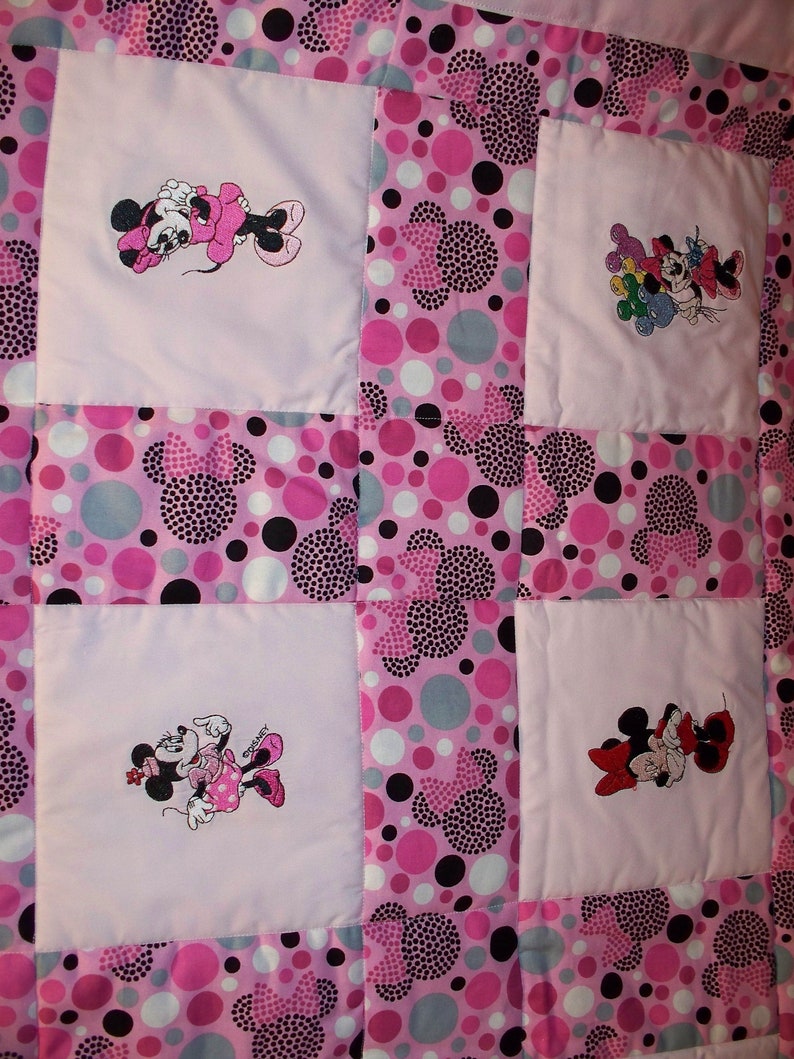 MINNIE MOUSE QUILT | Etsy