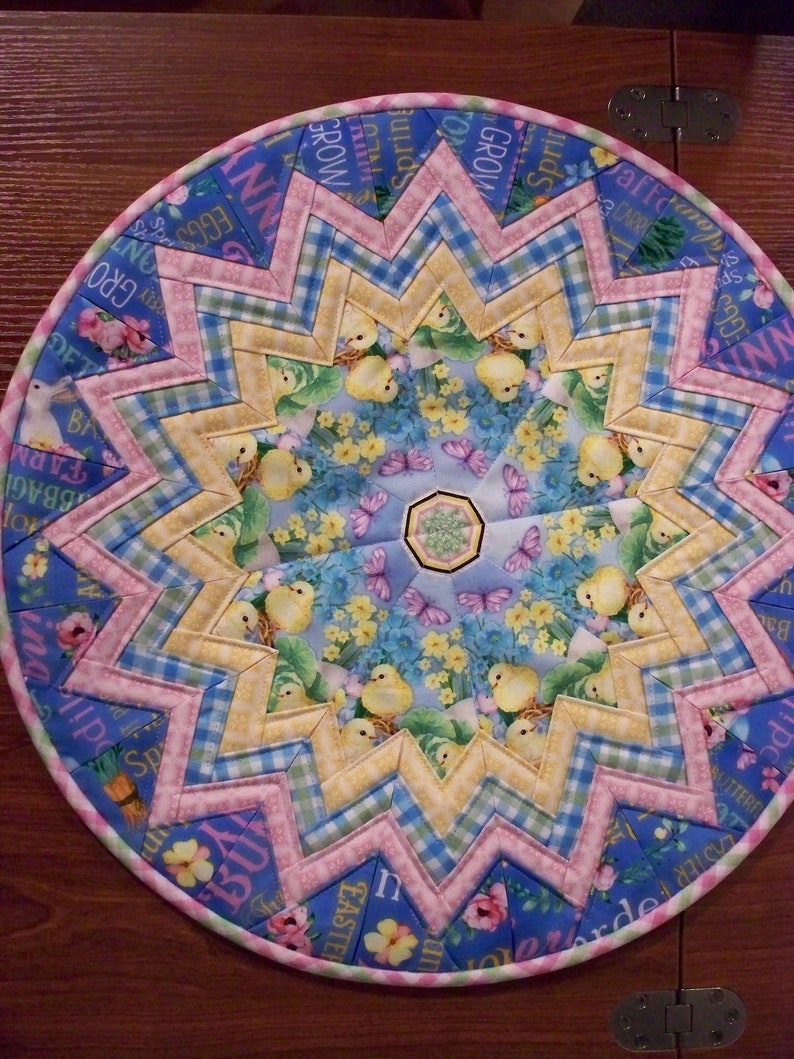 Easter Kaleidoscope Table Topper - Etsy