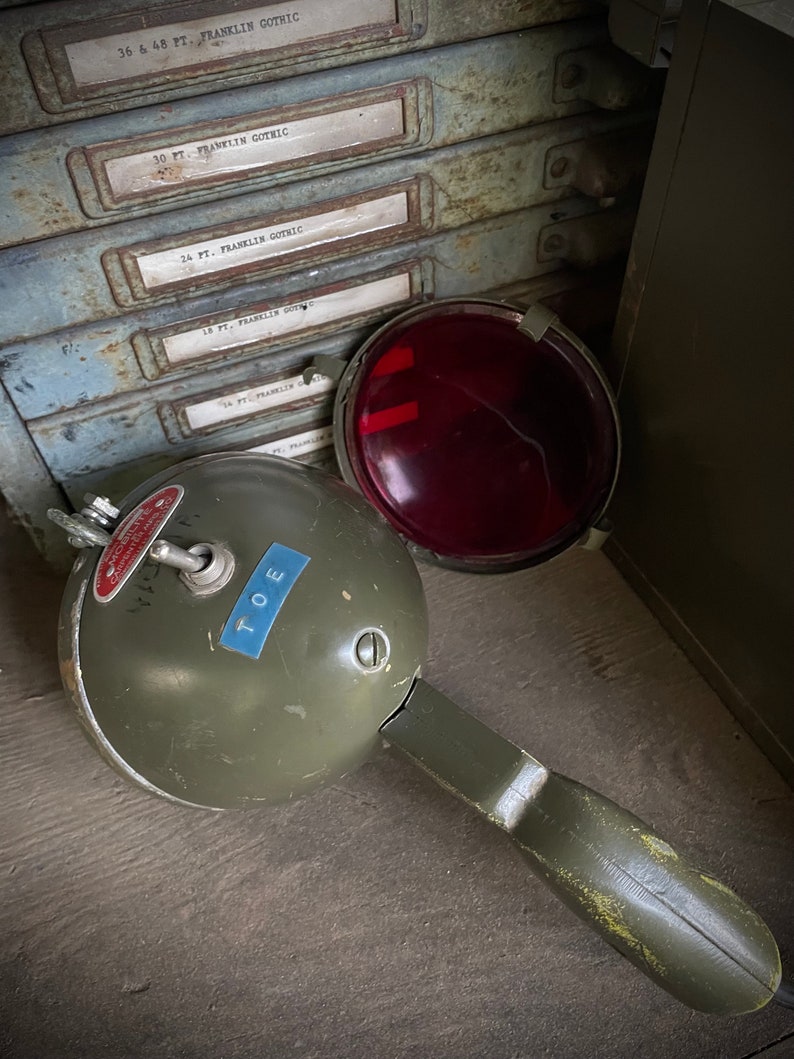 Vintage US Army Signal Spotlight – Mobilite Flasher Search Light - Etsy