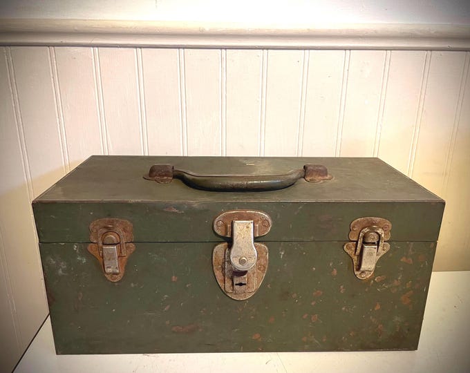 Kennedy Kit Tackle Box - Green Metal Ice Fishing Tackle Box - Kennedy ...