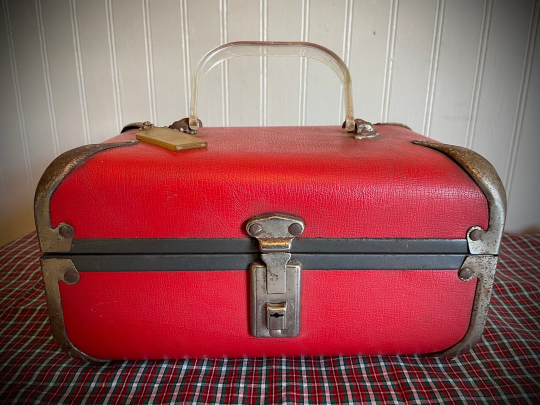 Red Choo Choo Bag Train Doll Luggage 1960's Red Choo Choo Suitcase Girl ...