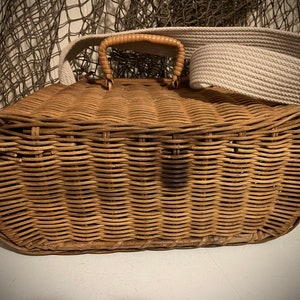 Wicker Fishing Creel - Antique Wicker Fishermans Trout Creel Decor ...