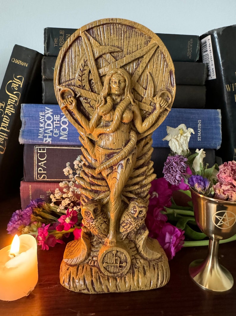 Lilith Altar Goddess - Etsy