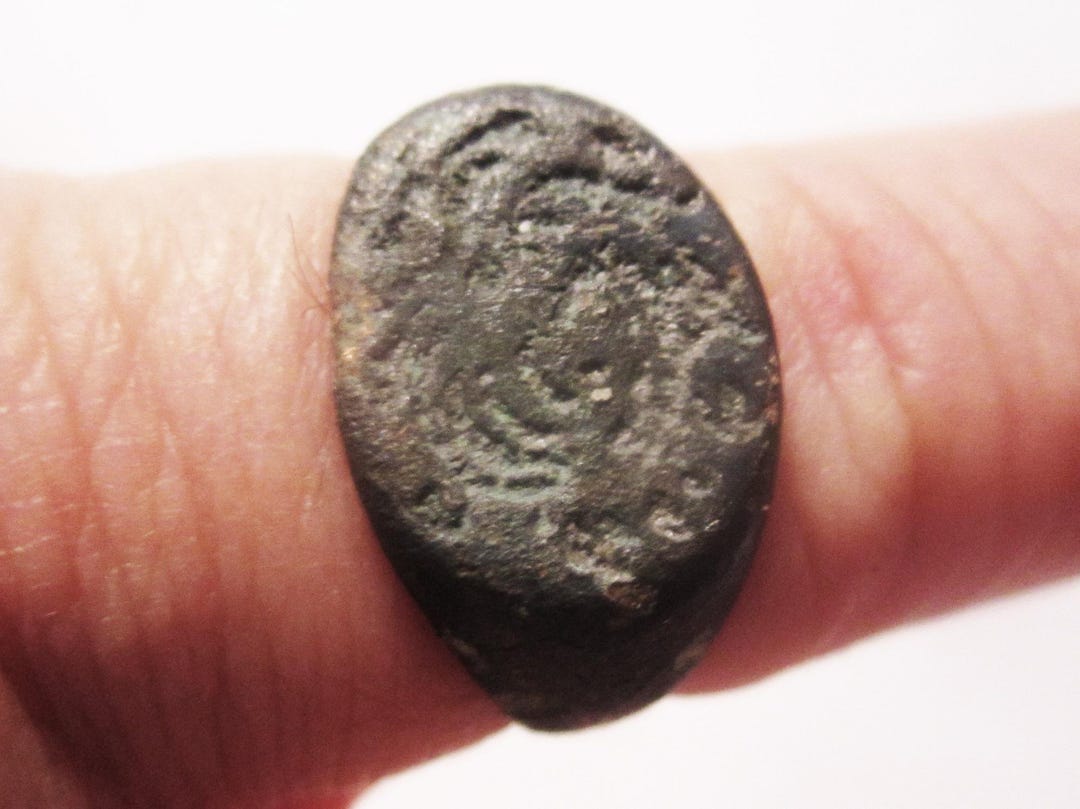 Roman Byzantine Bronze Robust Ring With Incised Fantail Bird in Foliage ...