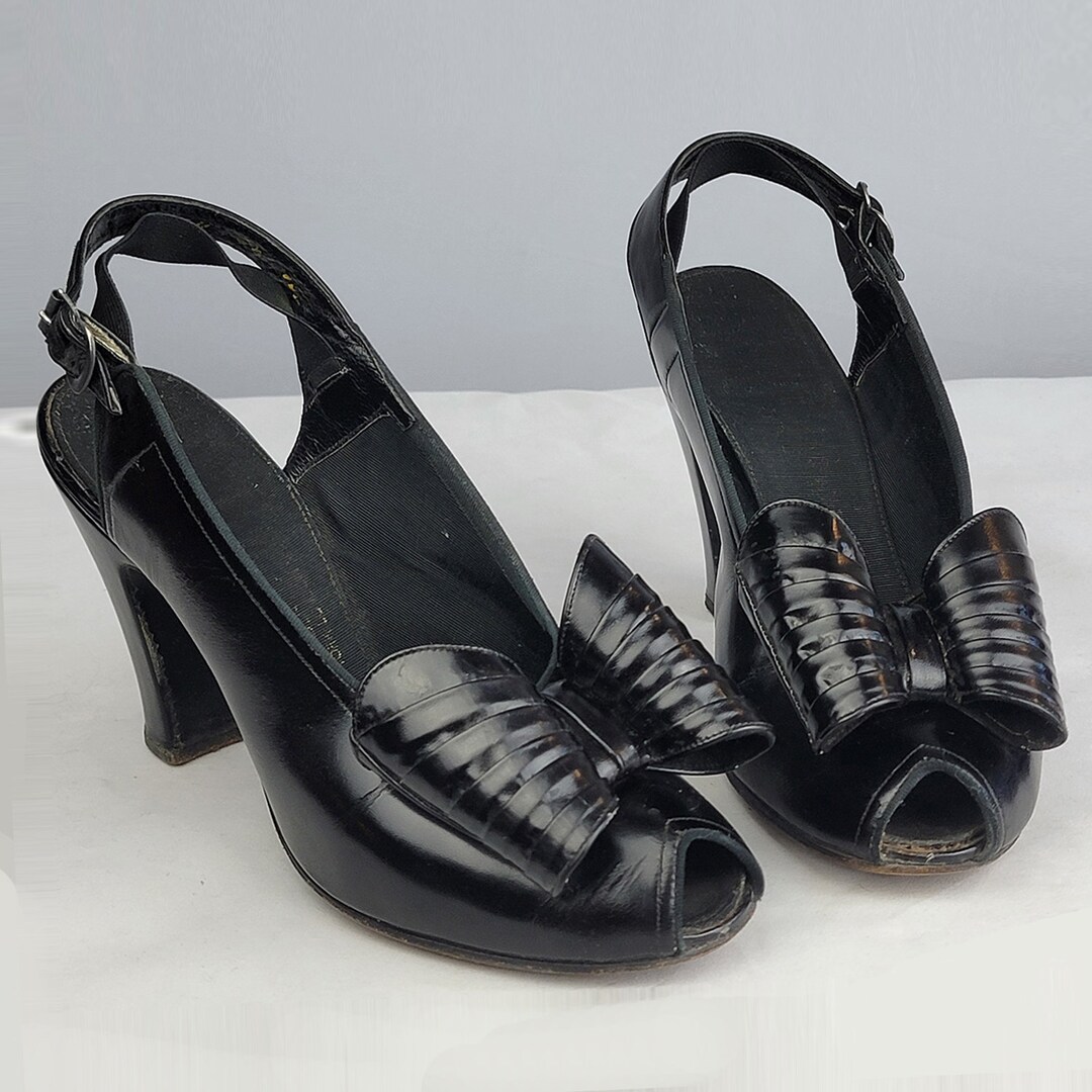1930s Sling Back Peep-toe Pumps / Delman Pumps With Large Leather Bow ...