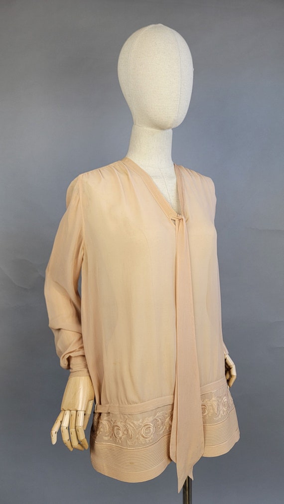 1920s Blouse / 1920s Pale Peach Blouse with Embroider… - Gem