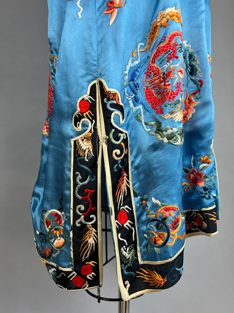 Antique Bai Hua / Hand-embrioidered Chinese Silk Robe / - Etsy